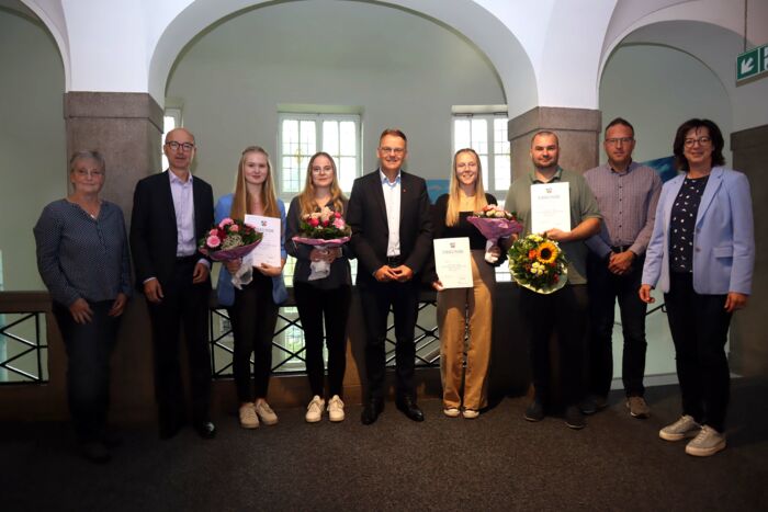 Auszubildende erhalten Urkunden nach Abschluss - Selm